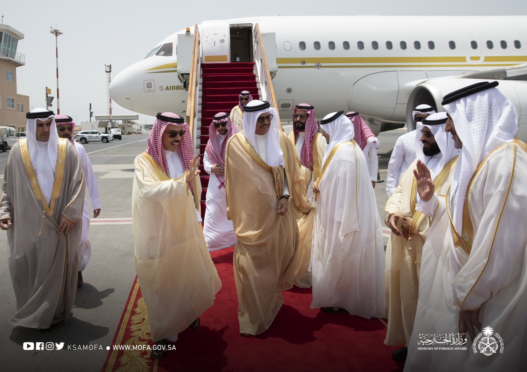 Minister of Foreign Affairs Arrives in Bahrain